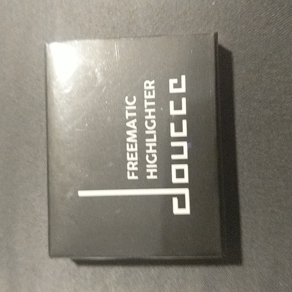 Doucce | Makeup | Nwt Highlighter | Poshmark